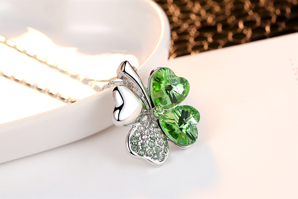 Beautiful Crystal Clover Design Pendant – Gemnations